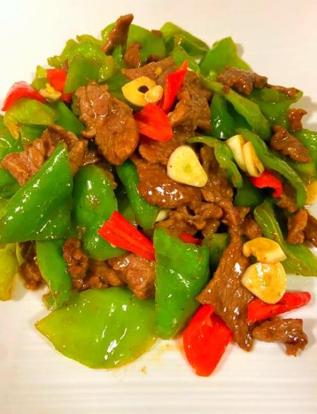 青椒炒牛肉怎么炒才嫩_青椒炒牛肉的家常做法-第1张图片-山城妙识
