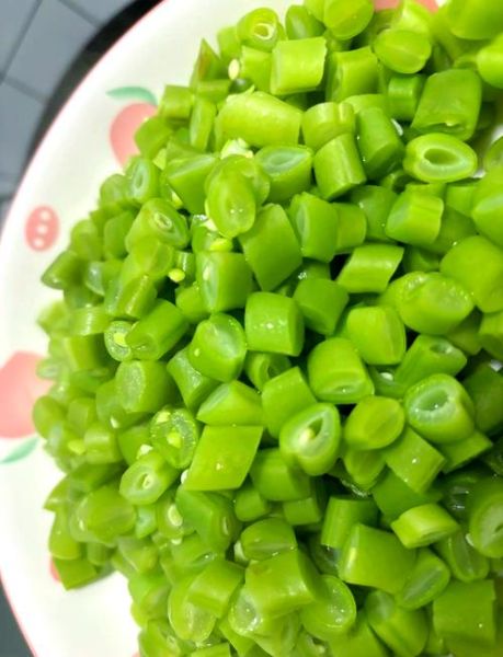 肉末四季豆怎么做_肉末四季豆需要焯水吗-第2张图片-山城妙识