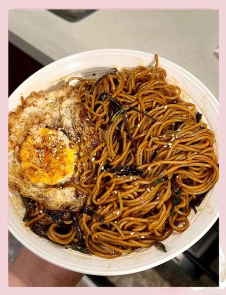 正宗葱油拌面怎么做_葱油熬多久才香-第1张图片-山城妙识