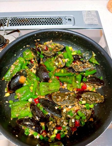 青椒皮蛋怎么做_皮蛋拌青椒的做法-第3张图片-山城妙识