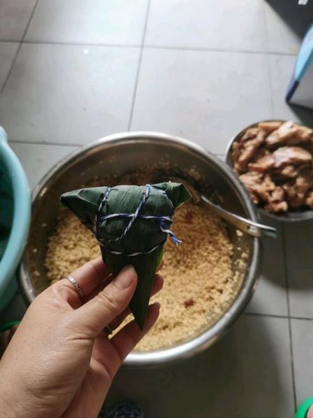 五香咸肉粽怎么做好吃_咸肉粽腌制多久才入味-第3张图片-山城妙识