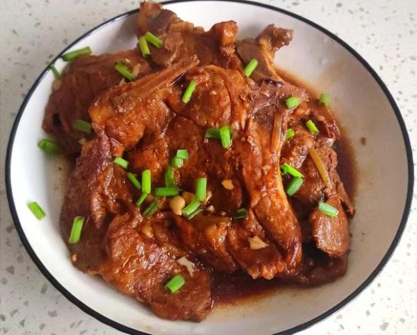 红烧大排焯水用冷水还是热水_焯水多久才嫩滑-第1张图片-山城妙识