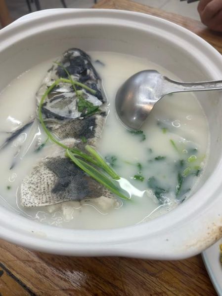 正宗鱼头汤的做法大全_鱼头汤怎么熬才白-第1张图片-山城妙识