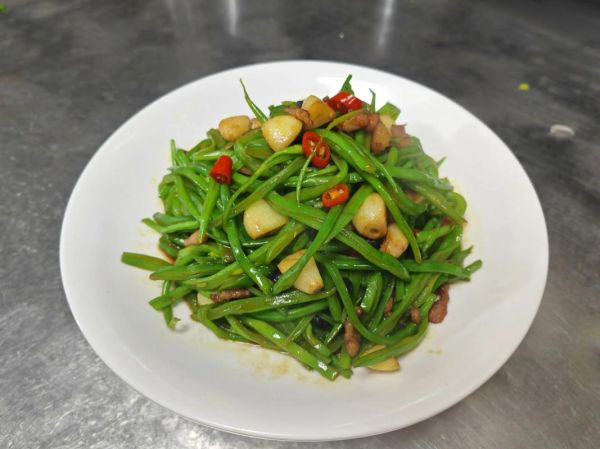 炒扁豆丝怎么炒好吃_扁豆丝要不要焯水-第2张图片-山城妙识