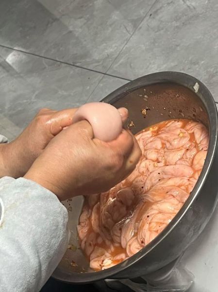 猪小肠怎么洗_猪小肠清洗技巧-第2张图片-山城妙识