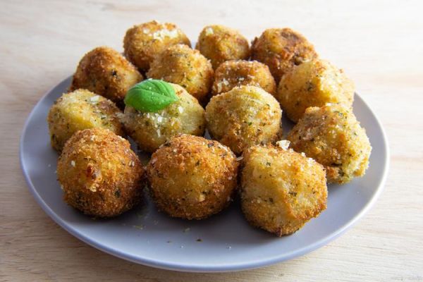 家常炸丸子怎么做_炸丸子为什么总是散开-第2张图片-山城妙识