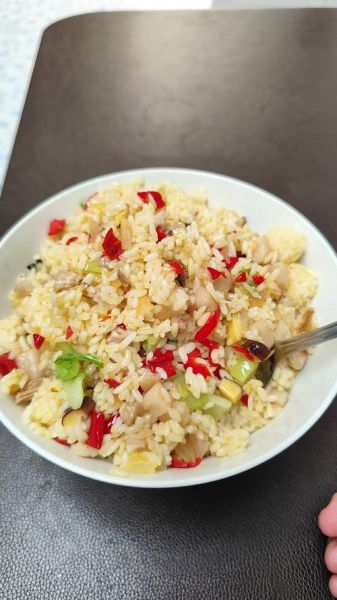 炒米饭怎么做好吃_隔夜饭炒饭技巧-第1张图片-山城妙识