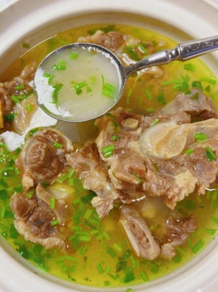 怎样炖牛尾汤最有营养窍门_牛尾汤怎么炖不腥-第1张图片-山城妙识 怎样炖牛尾汤最有营养窍门_牛尾汤怎么炖不腥-第1张图片-山城妙识