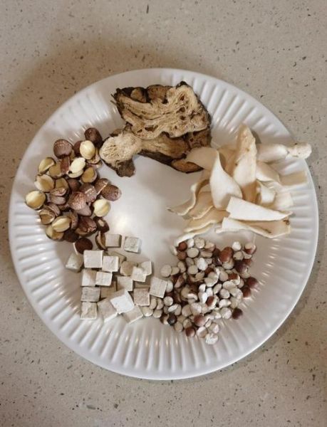 猪龙骨汤的做法_猪龙骨汤怎么炖才白-第1张图片-山城妙识