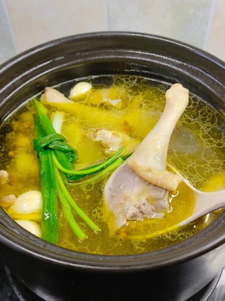 土鸡汤怎么炖好喝_土鸡汤放什么食材更香-第1张图片-山城妙识 土鸡汤怎么炖好喝_土鸡汤放什么食材更香-第1张图片-山城妙识