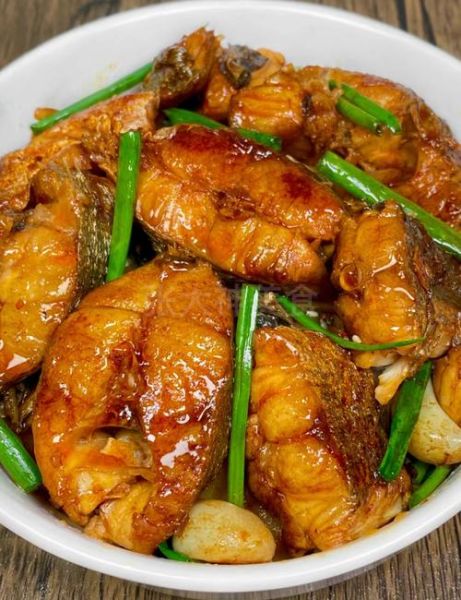 油炸过的鱼块怎么红烧_先炸后烧的秘诀-第1张图片-山城妙识