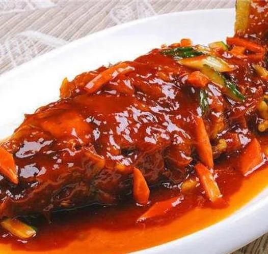 糖醋草鱼怎么做_草鱼糖醋汁比例是多少-第3张图片-山城妙识