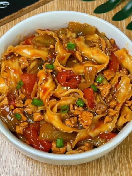 茄子焖面条怎么做_茄子焖面家常做法-第3张图片-山城妙识