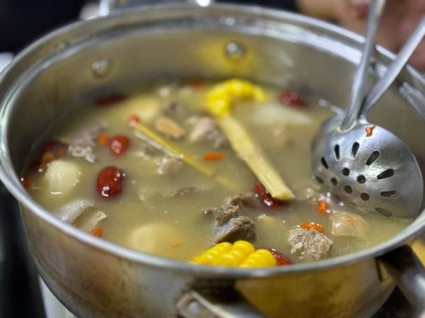 羊肉火锅汤底怎么做_羊肉火锅汤底去腥窍门-第3张图片-山城妙识 羊肉火锅汤底怎么做_羊肉火锅汤底去腥窍门-第3张图片-山城妙识