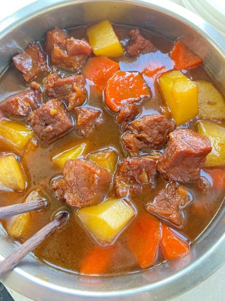 土豆炖牛肉用什么牛肉_牛腩还是牛肋条-第2张图片-山城妙识 土豆炖牛肉用什么牛肉_牛腩还是牛肋条-第2张图片-山城妙识