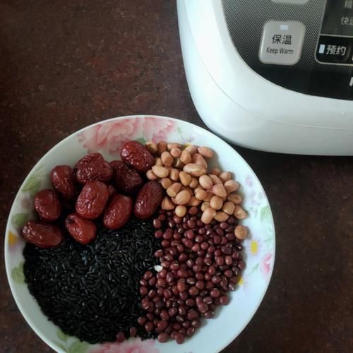 煮黑米粥黑米需要泡吗_黑米粥正确做法-第3张图片-山城妙识
