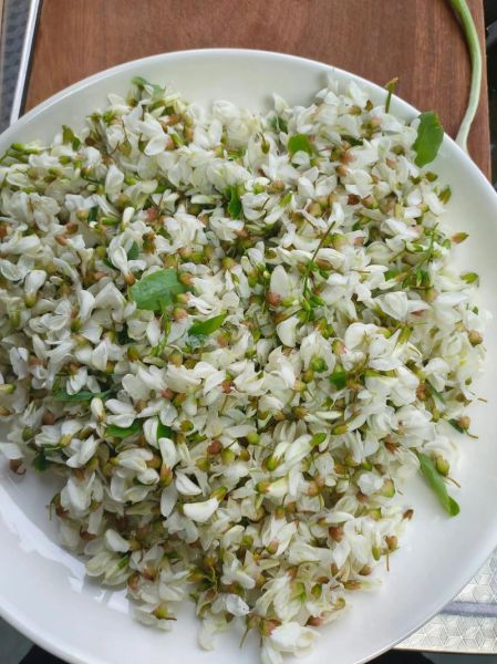 槐花素饺子怎么做_槐花素饺子馅怎么调-第1张图片-山城妙识