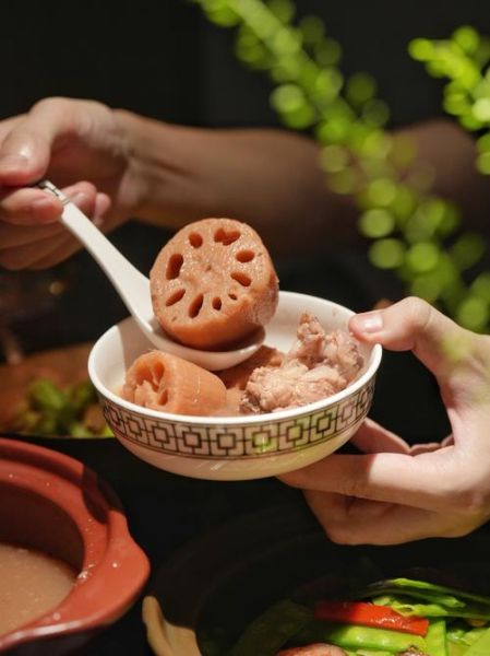 莲藕排骨汤的做法大全_莲藕排骨汤怎么炖好喝-第3张图片-山城妙识