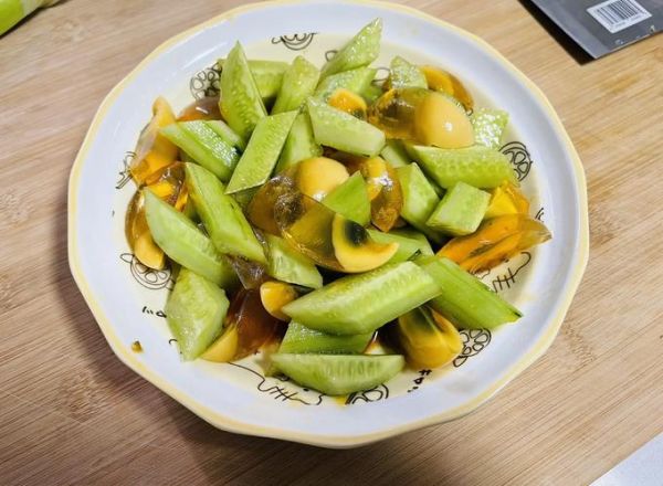 变蛋怎么凉拌才好吃_变蛋凉拌做法大全-第2张图片-山城妙识