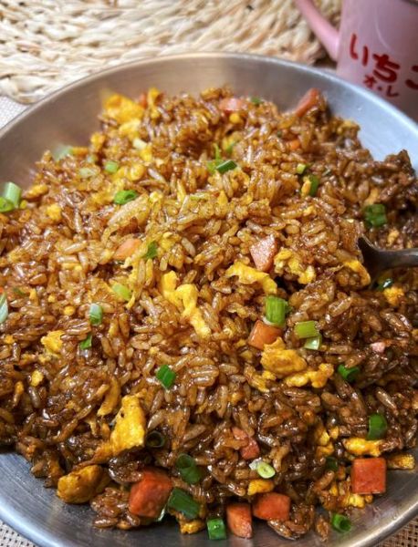 酱油炒饭怎么做_酱油炒饭详细步骤-第2张图片-山城妙识