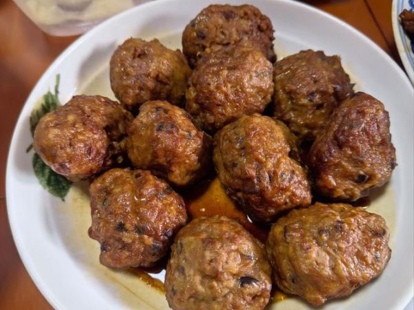 家庭肉丸子怎么做好吃_肉丸子不柴的秘诀-第1张图片-山城妙识