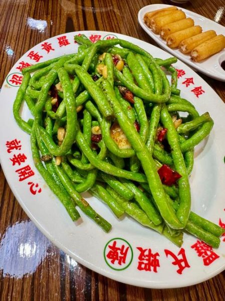 豇豆吃起来脆的是没熟吗_豇豆半生不熟能吃吗-第1张图片-山城妙识