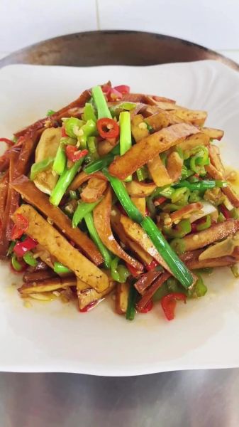 炒香干怎么做才好吃_炒香干的家常做法-第1张图片-山城妙识 炒香干怎么做才好吃_炒香干的家常做法-第1张图片-山城妙识