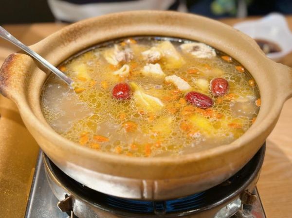 用什么炖鸡好吃_炖鸡放什么配料最香-第1张图片-山城妙识