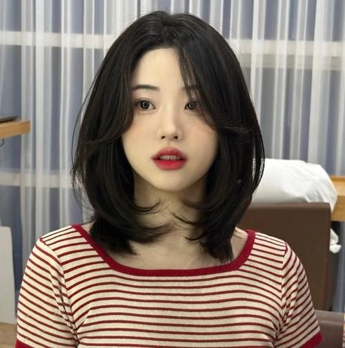 大饼脸适合什么发型女_圆脸显瘦发型推荐-第3张图片-山城妙识