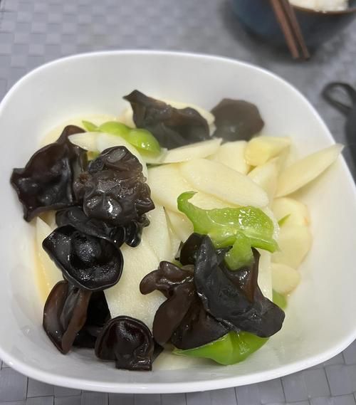 黑木耳炒山药怎么炒好吃_黑木耳炒山药的做法窍门-第1张图片-山城妙识