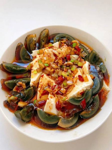 嫩豆腐皮蛋怎么做_皮蛋拌嫩豆腐要不要焯水-第3张图片-山城妙识