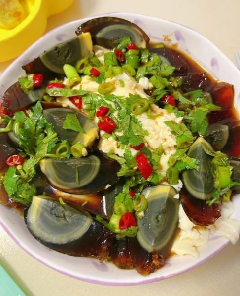 嫩豆腐皮蛋怎么做_皮蛋拌嫩豆腐要不要焯水-第2张图片-山城妙识