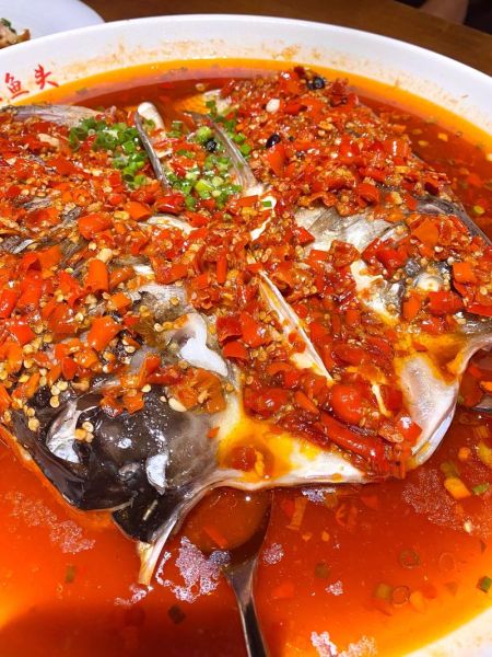 湘菜特色菜有哪些_湖南剁椒鱼头怎么做才正宗-第3张图片-山城妙识