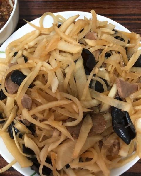 萝卜条炒肉怎么做_萝卜条炒肉家常做法-第1张图片-山城妙识