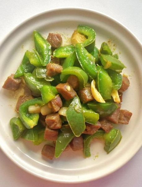 青椒蚝油牛肉怎么做_蚝油牛肉嫩滑秘诀-第1张图片-山城妙识 青椒蚝油牛肉怎么做_蚝油牛肉嫩滑秘诀-第1张图片-山城妙识