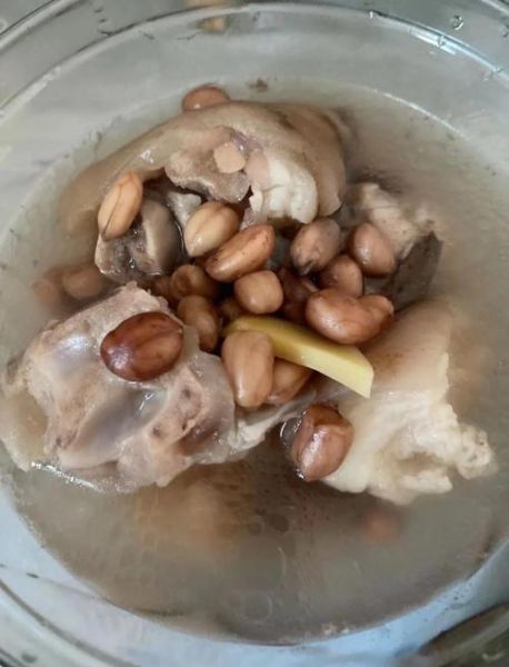 猪脚花生煲怎么做_猪脚花生煲要炖多久-第3张图片-山城妙识