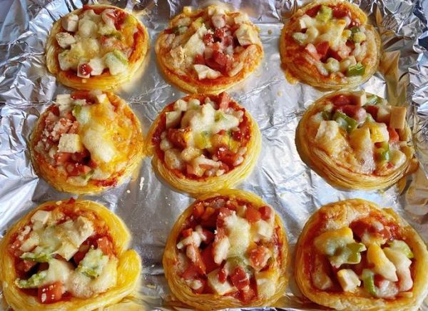 小披萨的做法大全_迷你披萨怎么做好吃-第3张图片-山城妙识