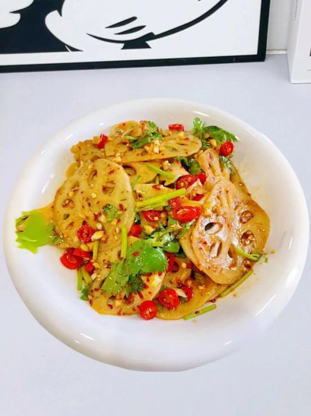 莲藕怎么凉拌好吃_凉拌莲藕要不要焯水-第1张图片-山城妙识