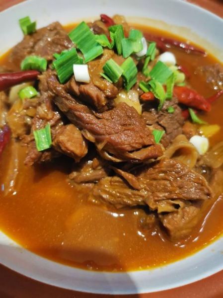 正宗炖牛腩怎么做_牛腩炖多久才软烂-第1张图片-山城妙识