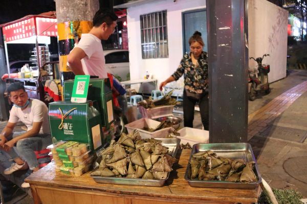摆摊卖粽子生意会好吗_摆摊卖粽子赚钱吗-第3张图片-山城妙识