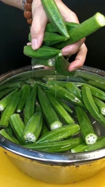 秋葵视频男的加油站女人的美容院免费_真的免费吗-第1张图片-山城妙识