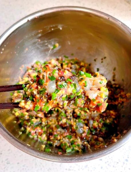 虾仁猪肉饺子馅怎么调_虾仁猪肉饺子馅的配方比例-第1张图片-山城妙识