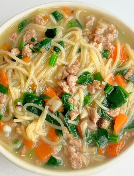 菠菜挂面汤怎么做好吃_菠菜挂面汤的做法大全-第1张图片-山城妙识