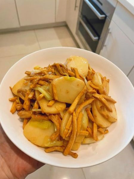 肉丝炒年糕怎么做好吃_家常做法步骤-第2张图片-山城妙识 肉丝炒年糕怎么做好吃_家常做法步骤-第2张图片-山城妙识