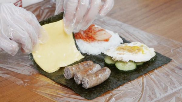 腊肠饭团怎么做_腊肠饭团热量高吗-第1张图片-山城妙识 腊肠饭团怎么做_腊肠饭团热量高吗-第1张图片-山城妙识