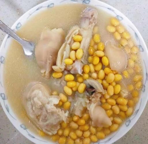猪爪黄豆汤的做法大全_猪爪黄豆汤怎么炖最香-第1张图片-山城妙识