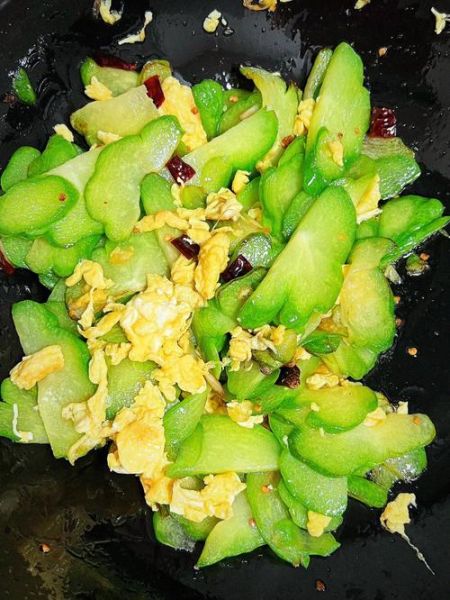 佛手瓜怎么炒好吃_佛手瓜的家常做法图片-第1张图片-山城妙识