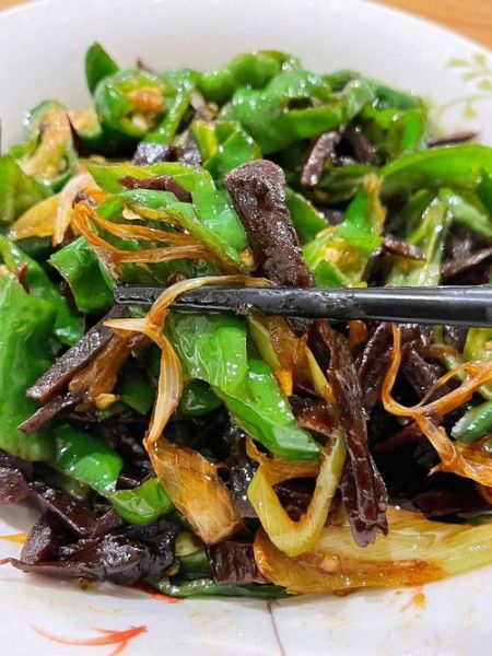 家常炒咸菜怎么做_咸菜怎么炒才好吃-第1张图片-山城妙识