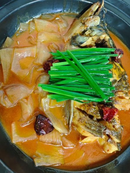 火锅鱼头怎么做才好吃_火锅鱼头图片高清-第1张图片-山城妙识