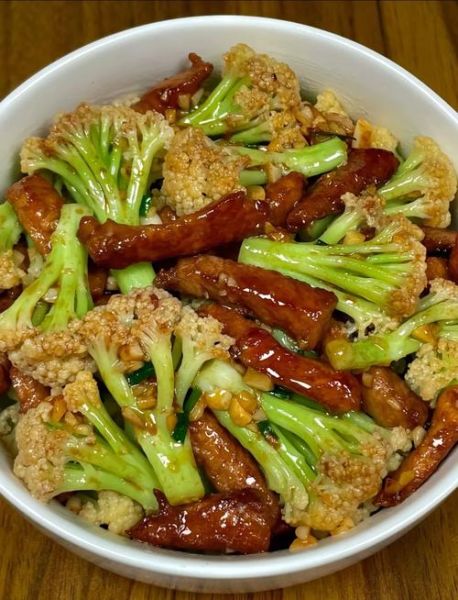 炒菜花怎么做好吃_家常菜花菜简单做法-第2张图片-山城妙识